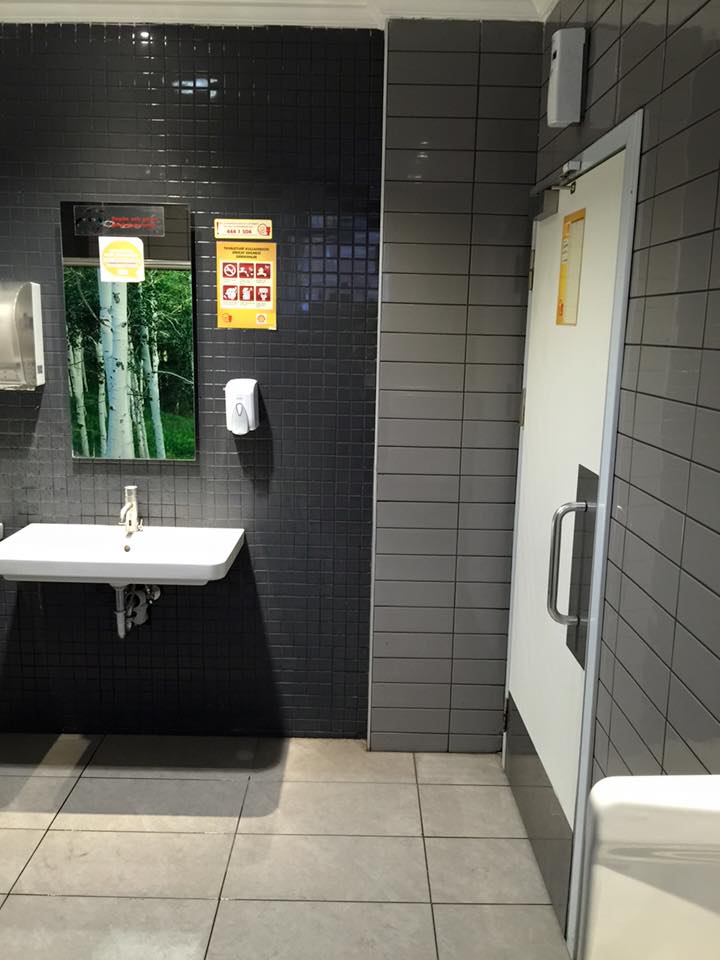 Shell Wc Uygulamaları | Kabinari | Kompakt Laminat Sistemleri